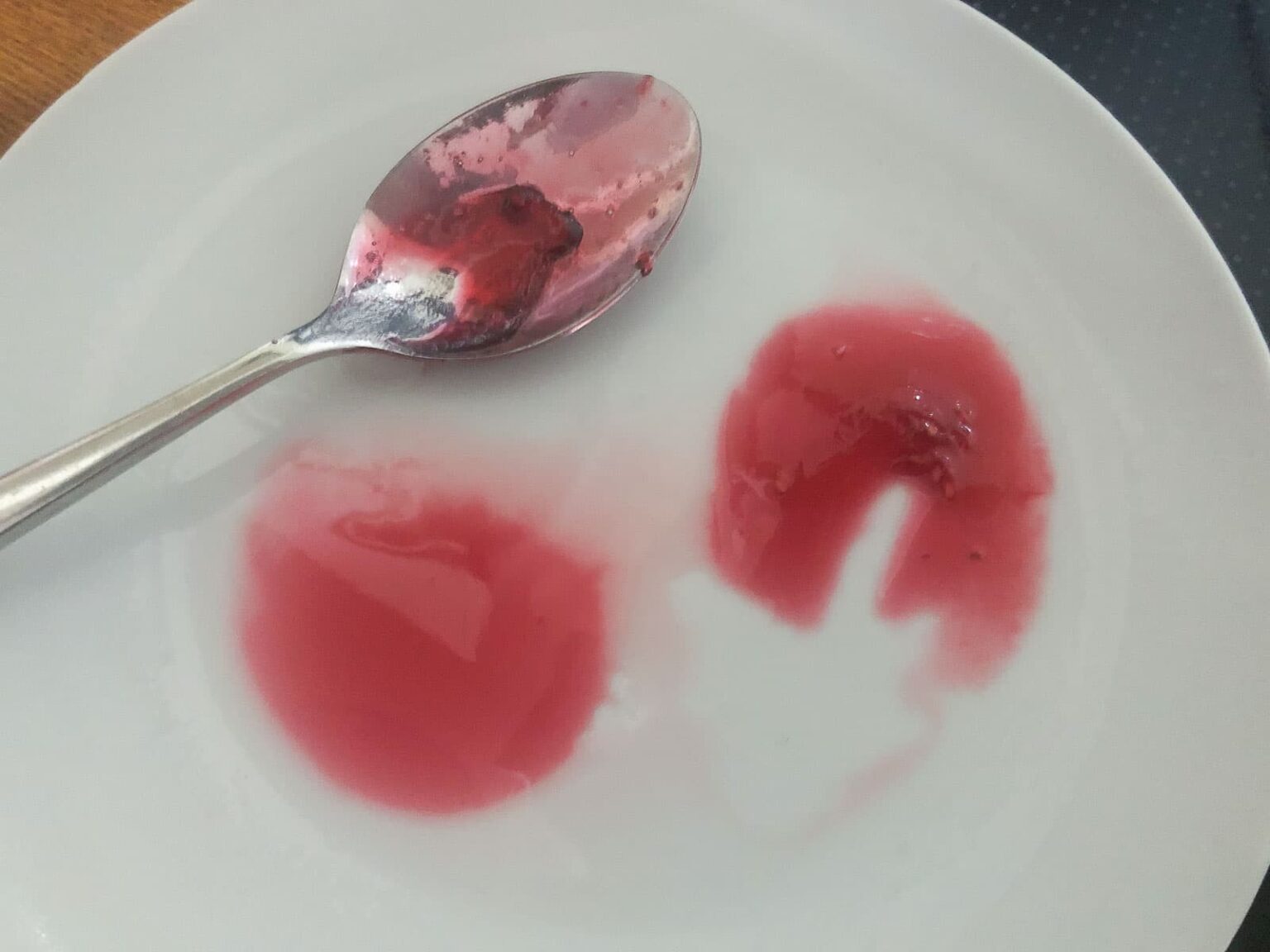 Homemade Blackberry Jelly (Bramble Jelly) - Lost in Food