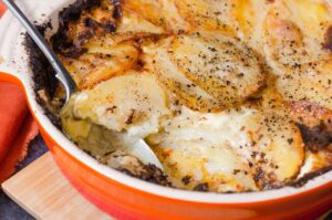 Easy Dauphinoise Potatoes (Potato Gratin) - Lost in Food