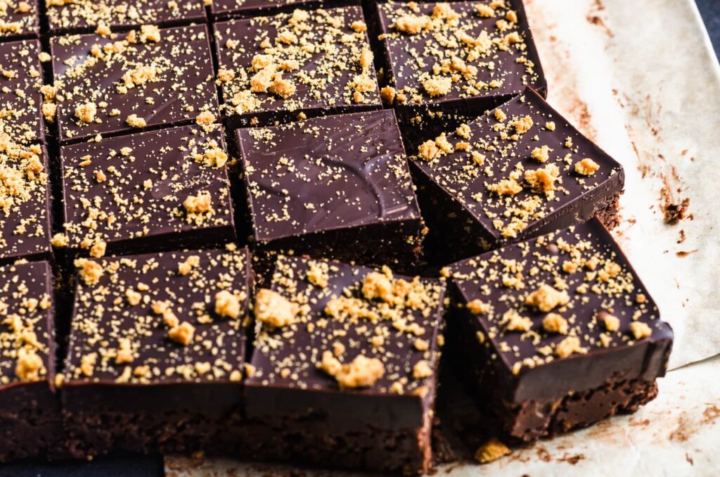 Dark Chocolate Tiffin with Ginger (No Bake) - Lost in Food