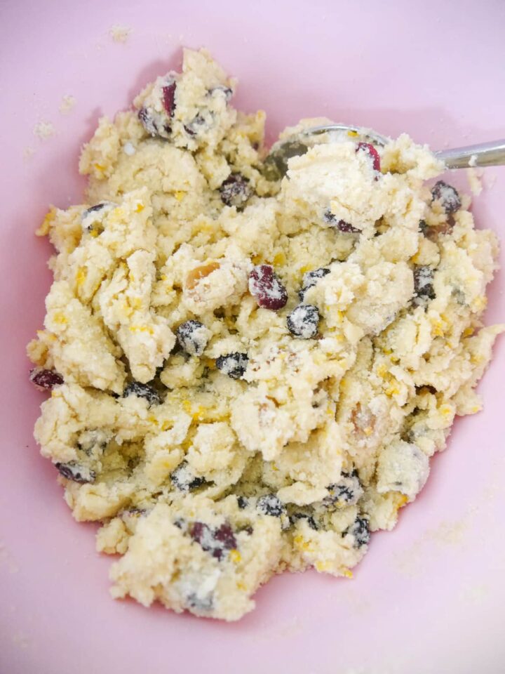 Traditional Rock Cakes (Rock Buns) - Lost in Food