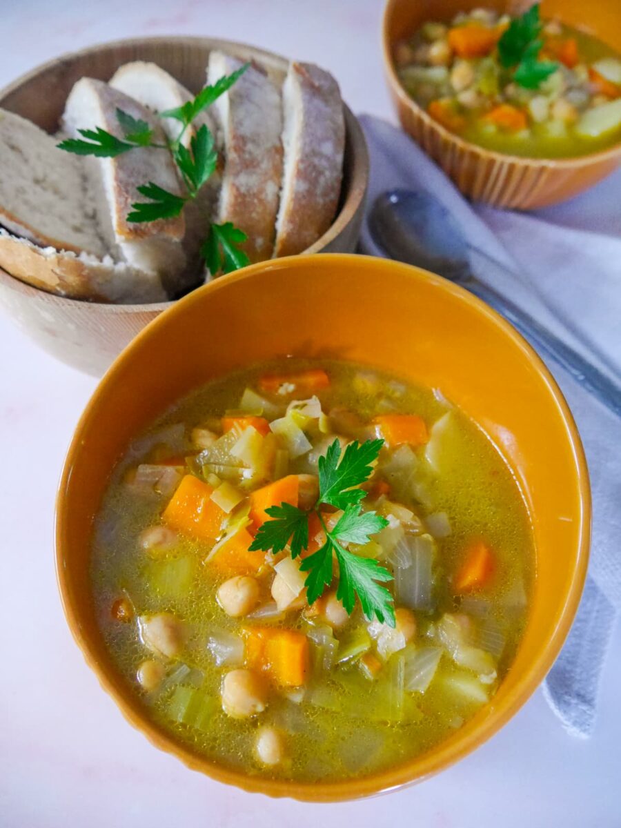 Easy Leek & Potato Soup with Chickpeas - Lost in Food