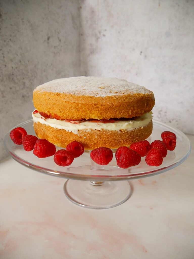 Classic Victoria Sponge Cake - Lost in Food