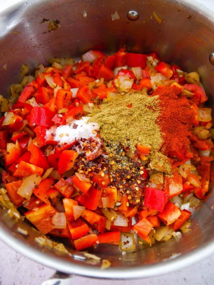 Easy Minced Beef Chilli - Lost in Food