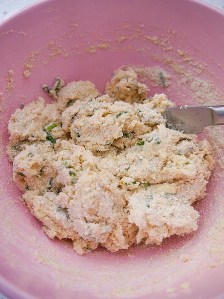 Cheese & Chive Scones with Buttermilk - Lost in Food