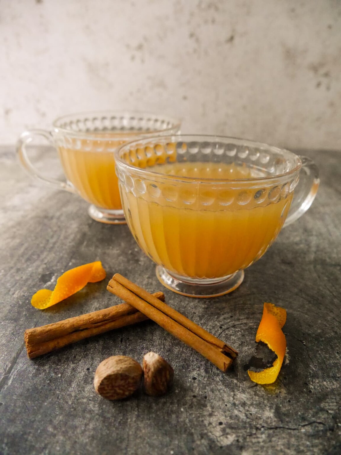 Hot Mulled Apple Juice (Non Alcoholic) - Lost in Food